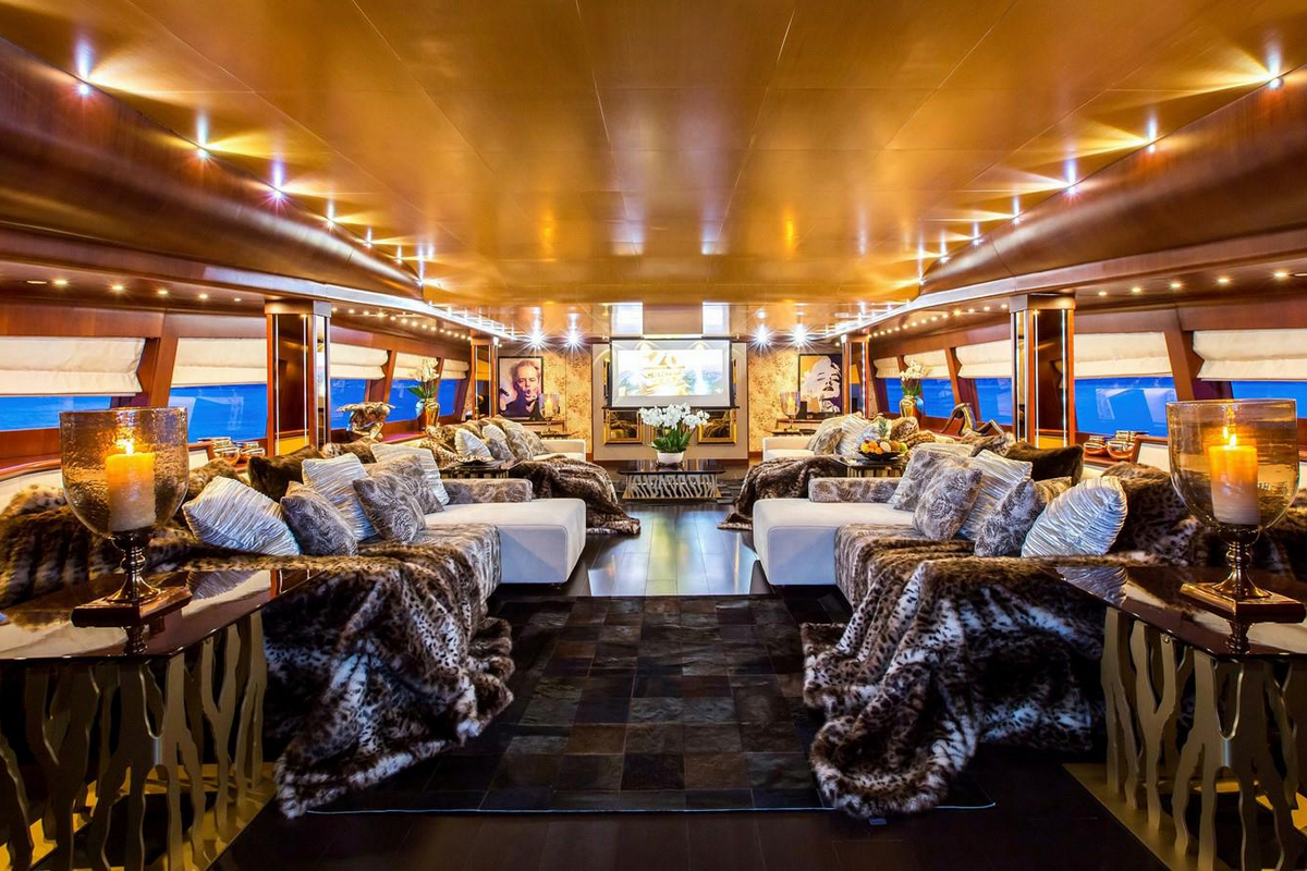 FULL INTERIOR REFIT ABILITY - TWW Yachts