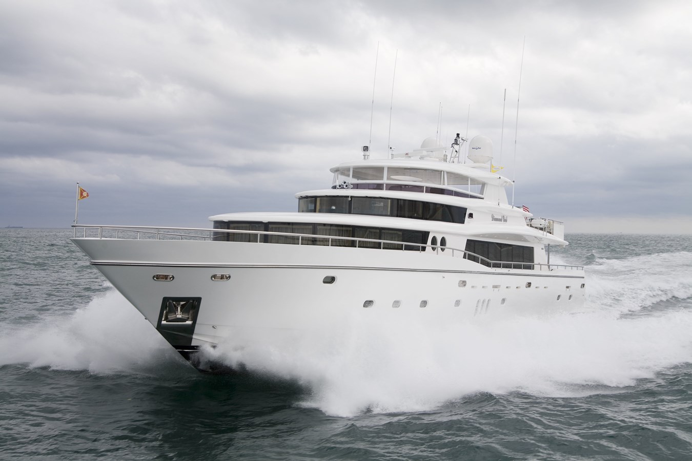 JOHNSON 110 SKYLOUNGE 2026 110' JOHNSON Motor Yacht - Champion Yacht Group