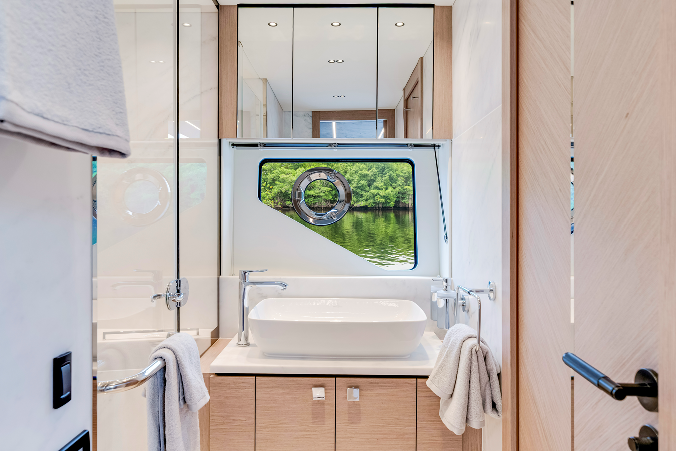 PREDATOR 75 2026 75' SUNSEEKER Motor Yacht - Champion Yacht Group