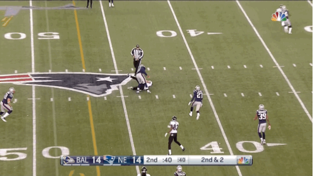 Referee Falls, Loses Shoe Hustling During 2-Min Drill (Video ...