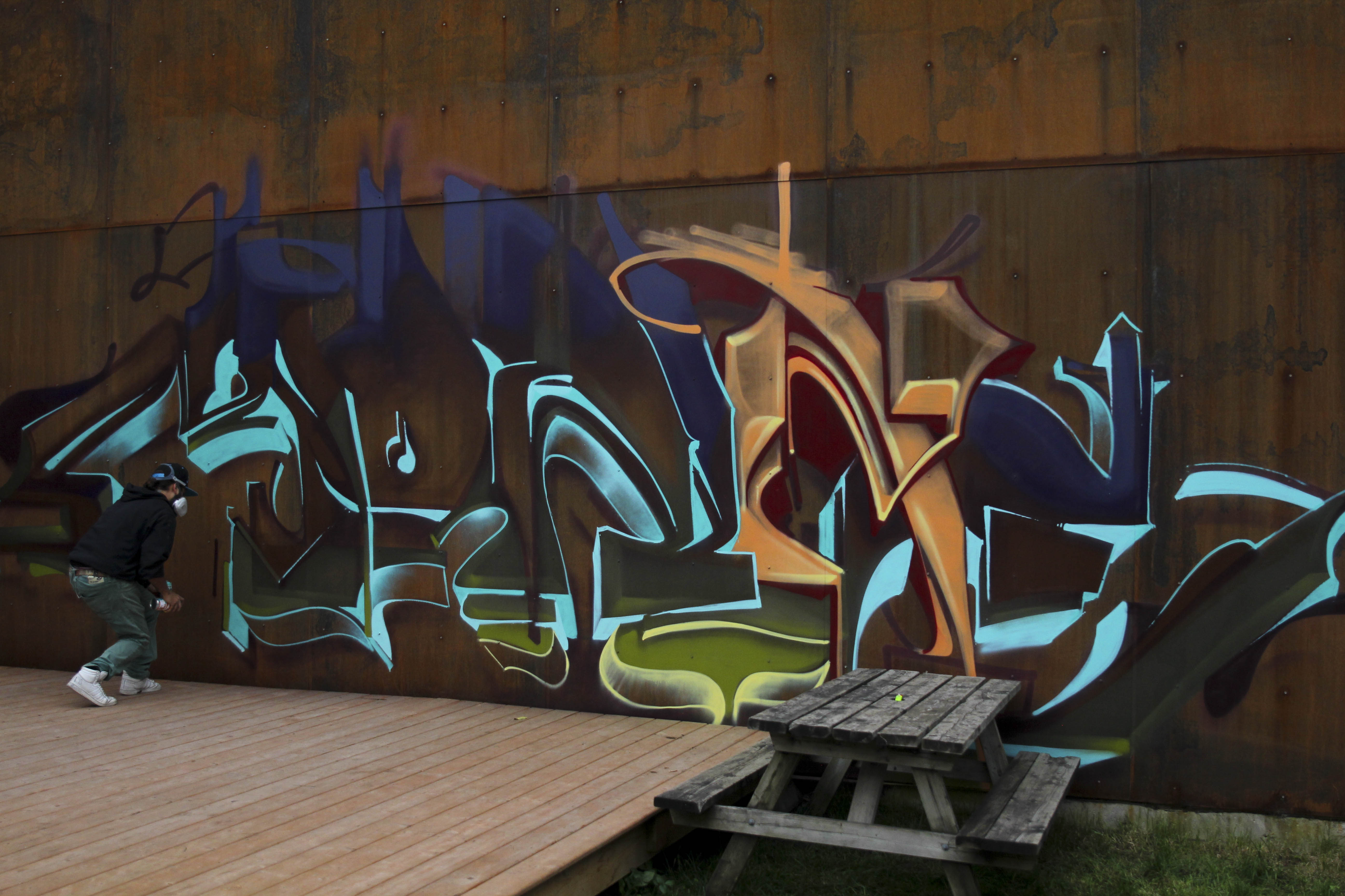 Graffiti Video: MONK-E | Bombing Science