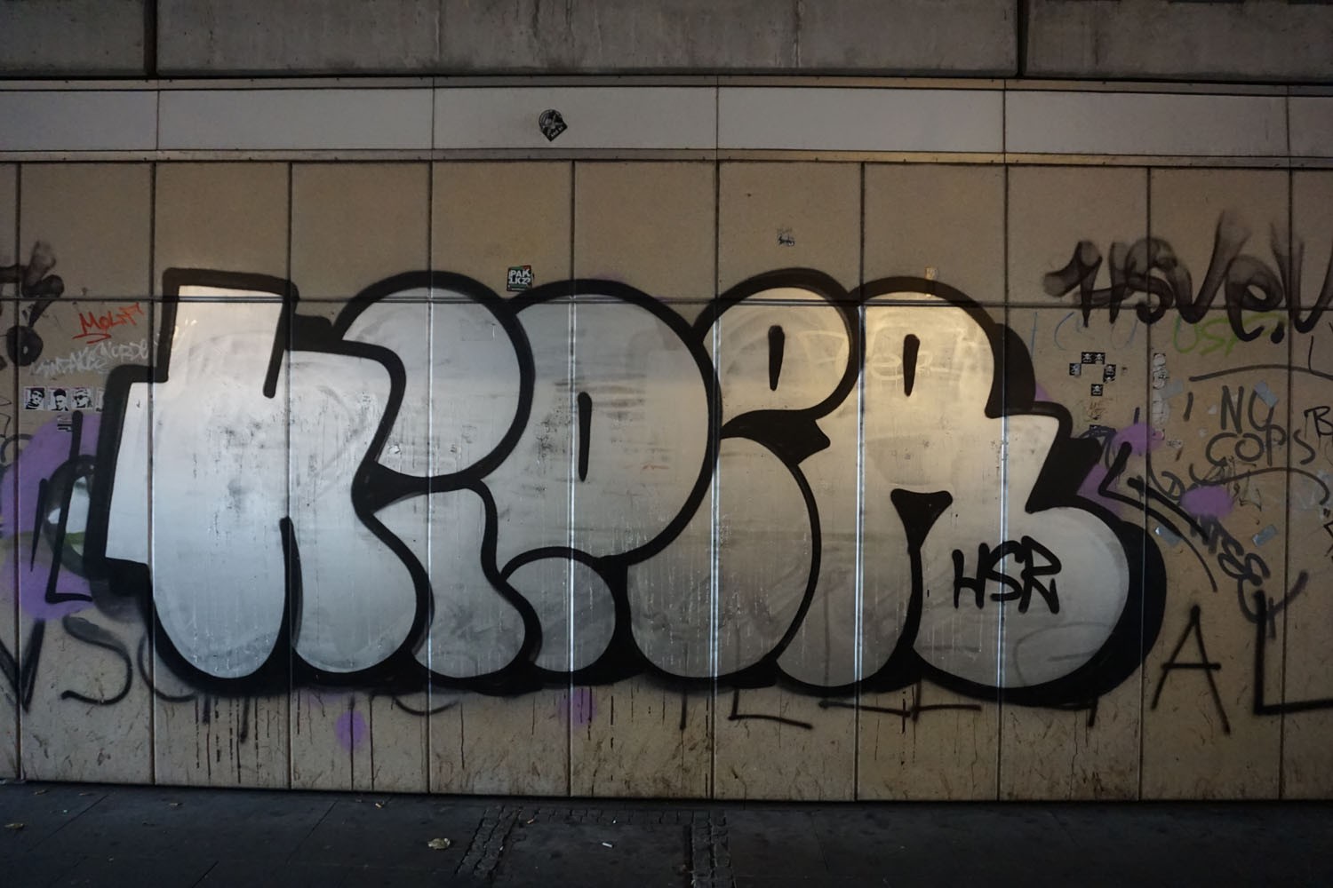 Hamburg: All Chromed Out Graffiti flicks | Bombing Science