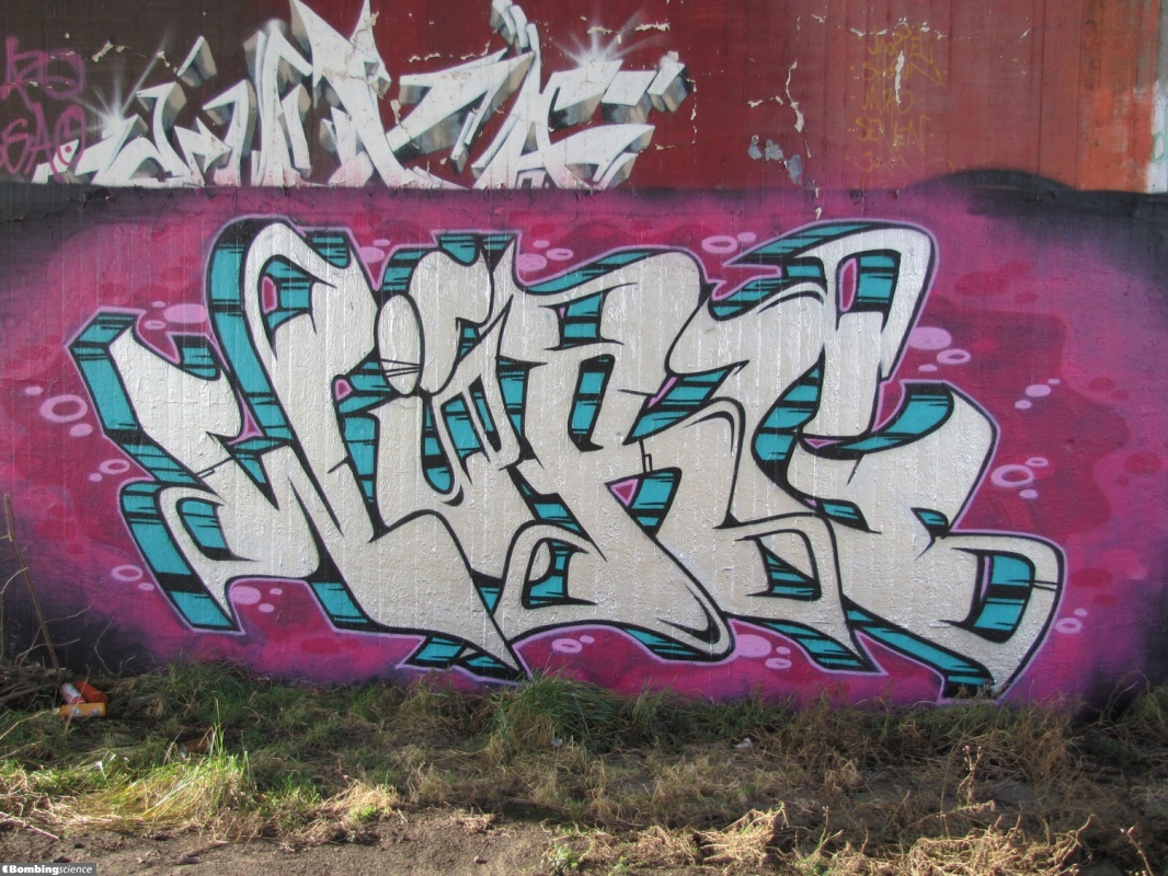 Düsseldorf Walls (10 pics) - Bombing Science