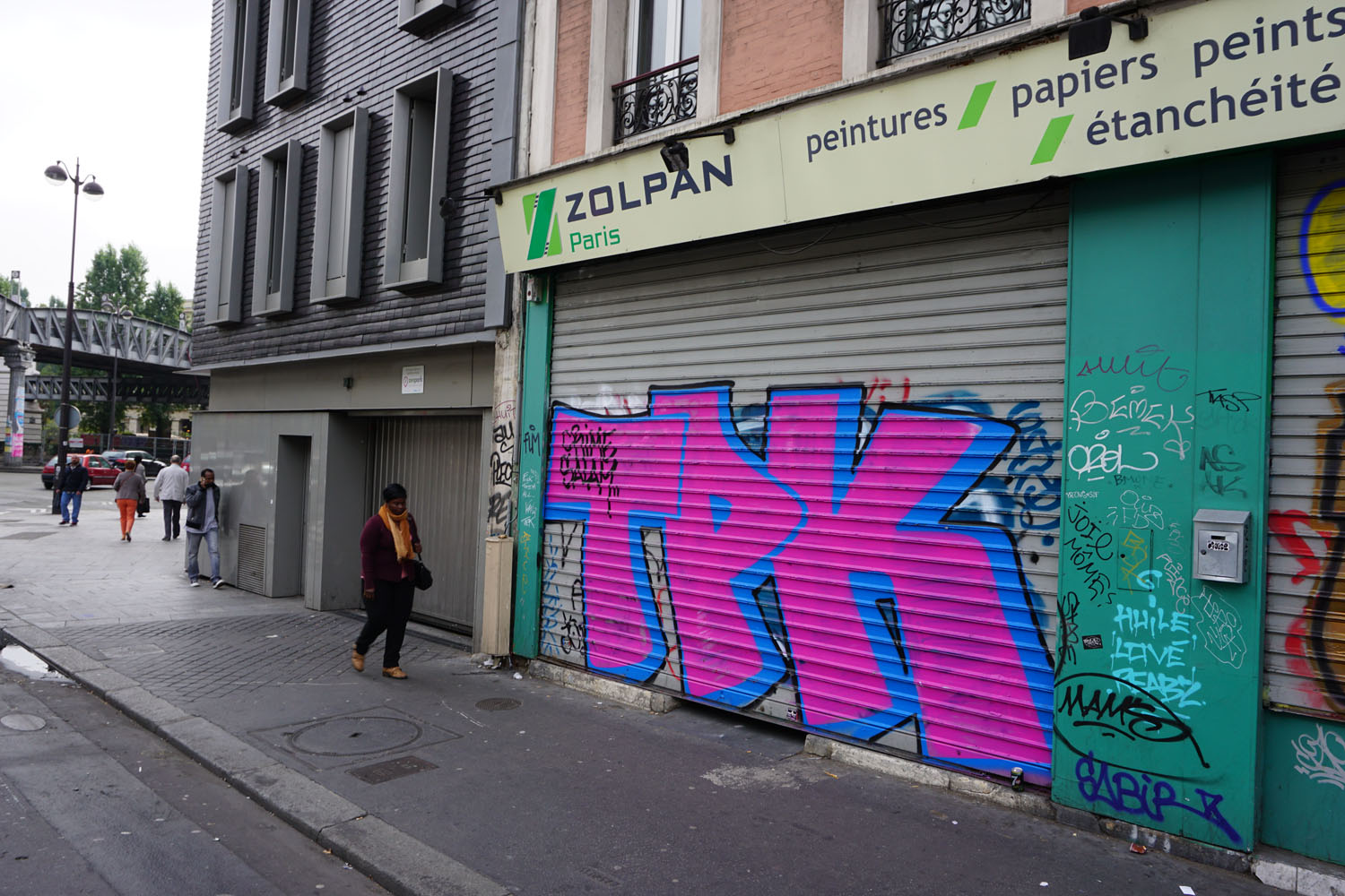 Paris Shutter Graffiti | Bombing Science