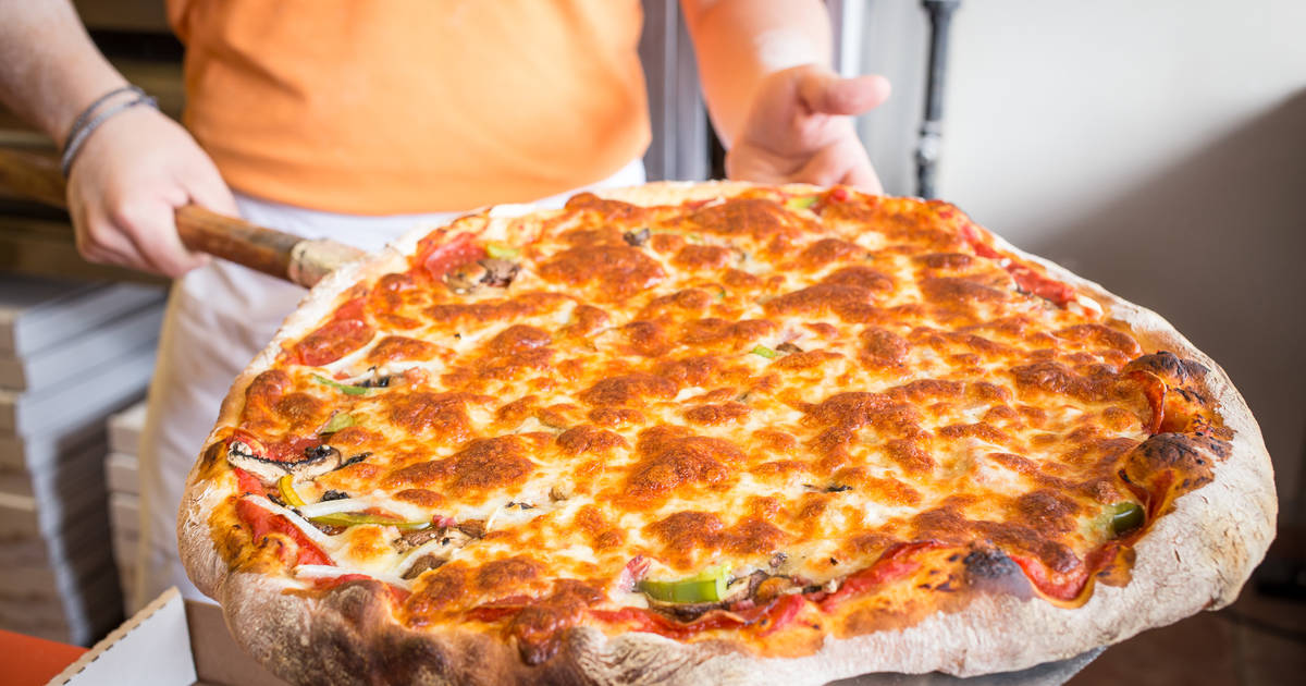 The top 10 old school pizza in Toronto