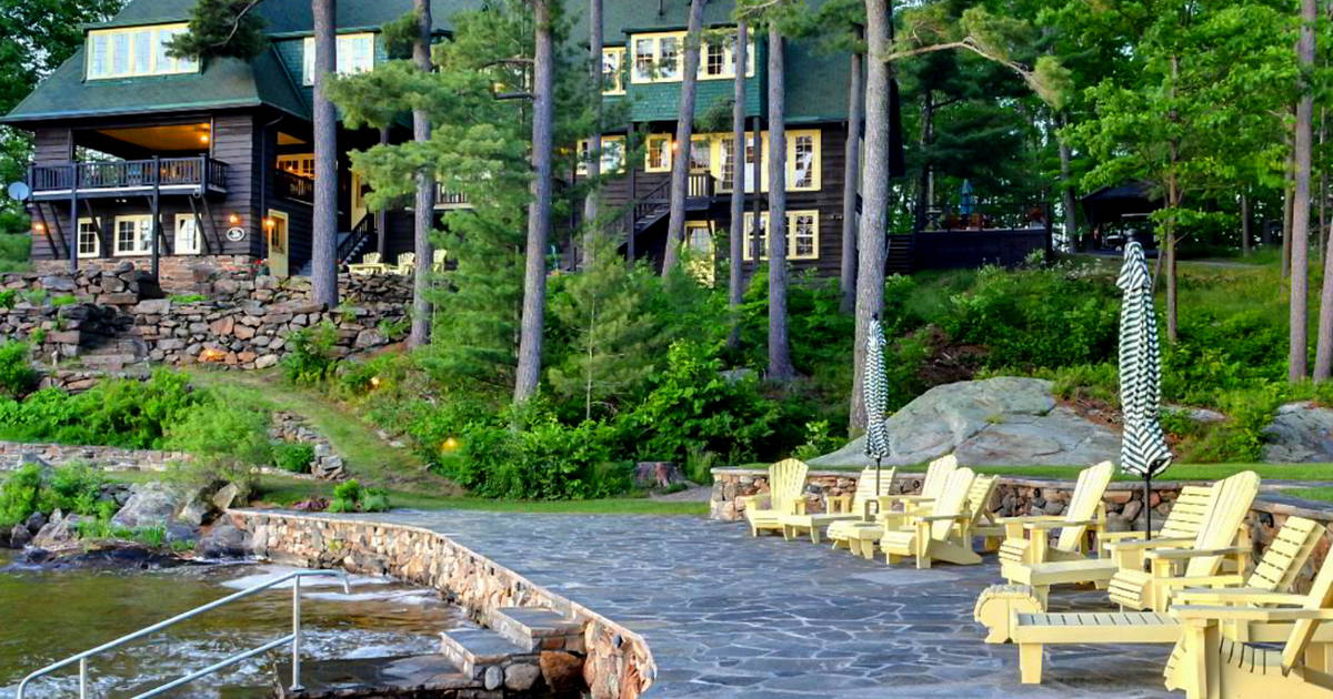 What a $5 million cottage near Toronto looks like