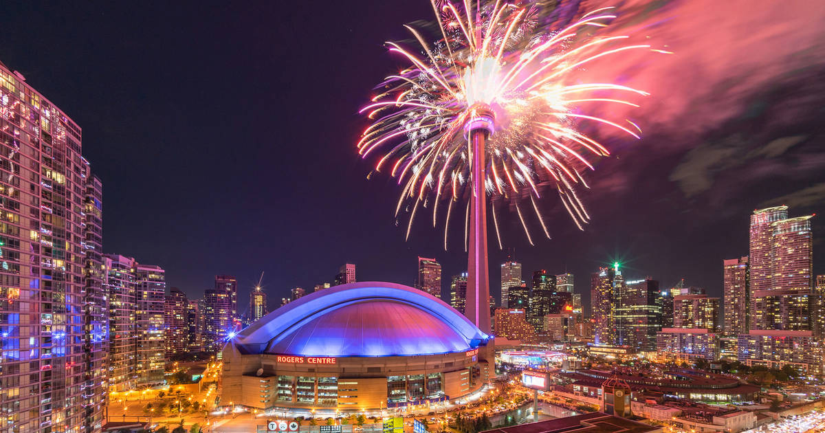 19 explosive photos of Canada Day fireworks in Toronto
