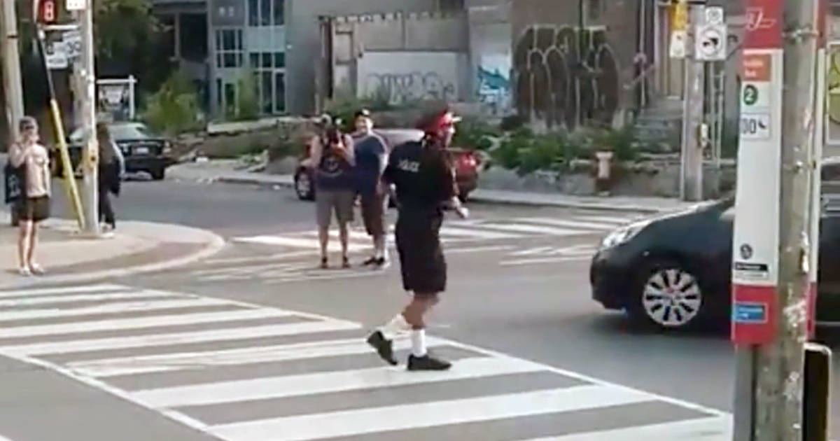 Dancing cop now on Toronto Police's wanted list