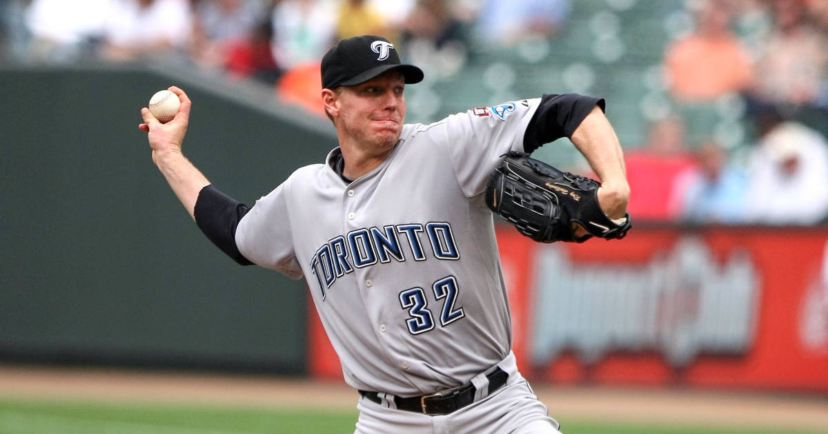 Toronto Blue Jays to retire Roy Halladay's number 32