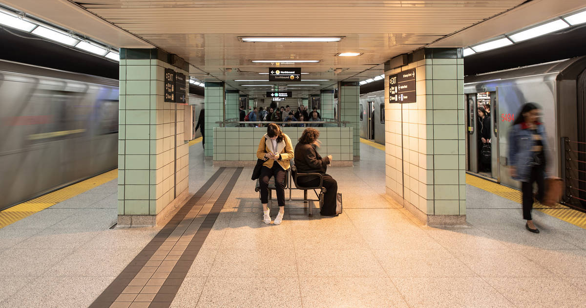 TTC considers installing subway platform barrier doors