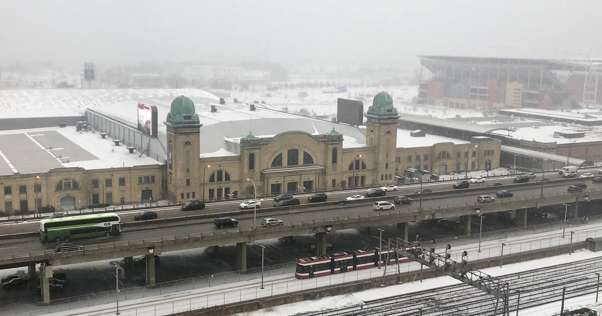 Ice pellets and freezing rain cause closures and delays in Toronto