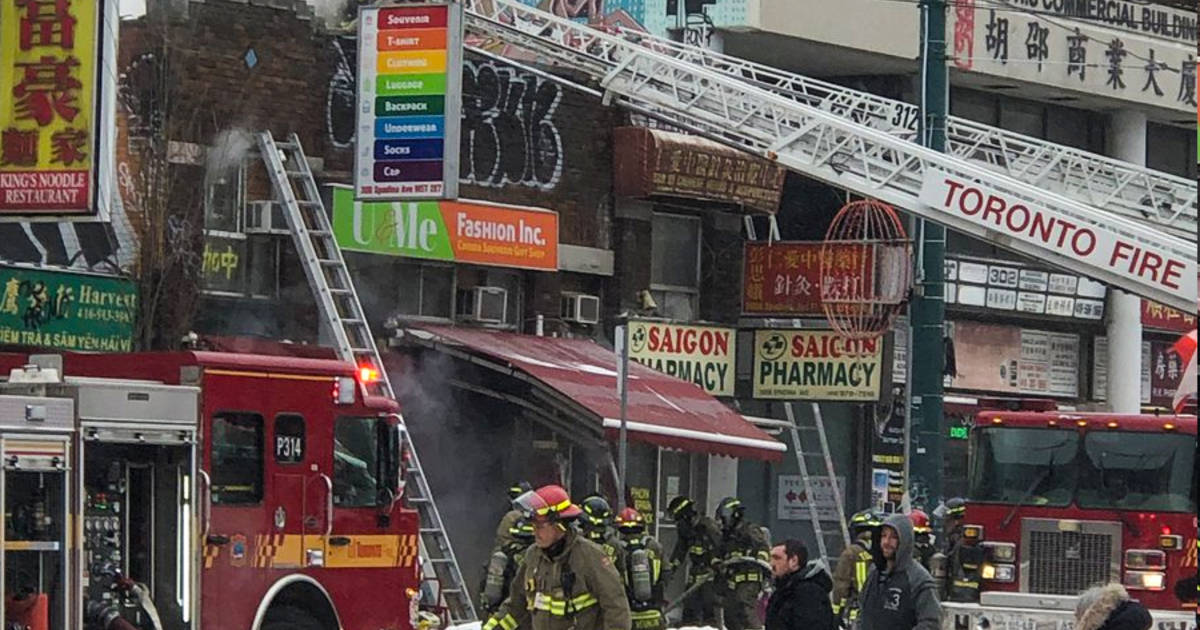 Massive fire breaks out in Toronto's Chinatown