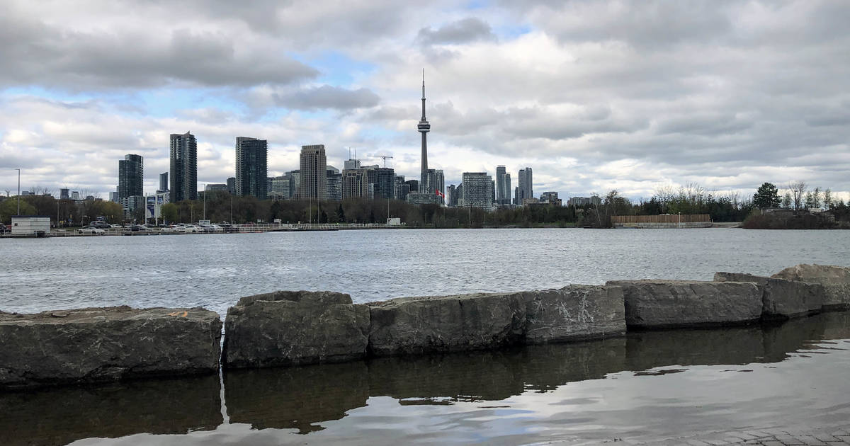 Parts of Toronto flooding as lake levels continue to rise
