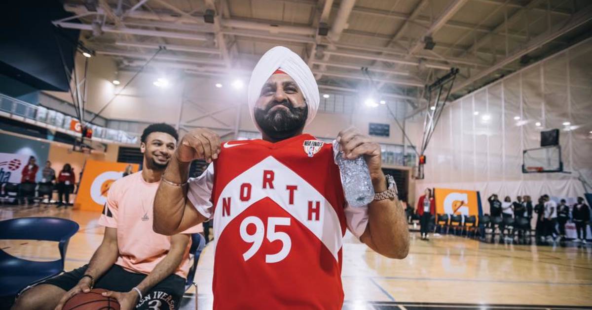 Here's a list of people and floats participating in the Toronto Raptors ...