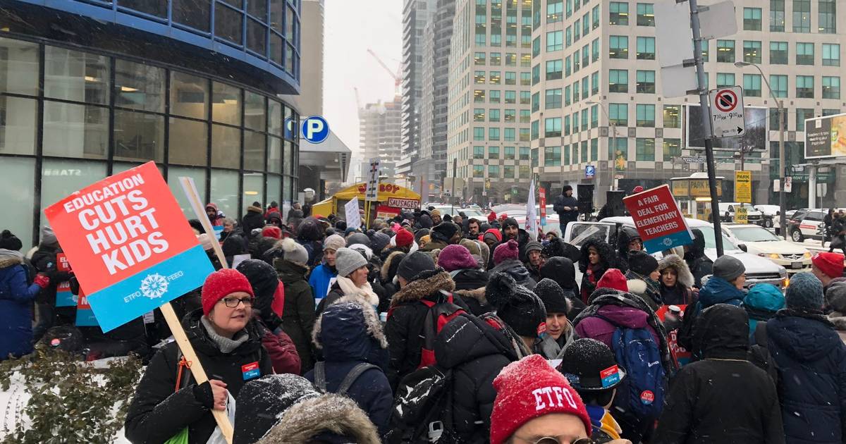 Downtown Toronto packed with picketing teachers as schools hold ...