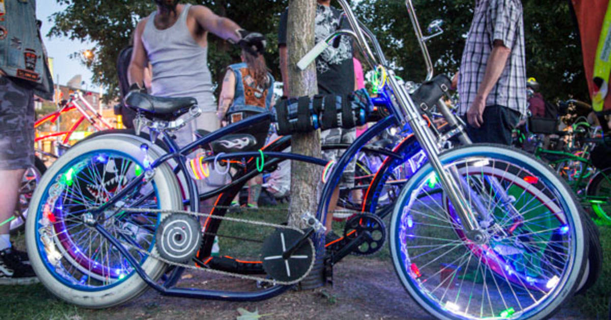 20 neon-lit photos of Toronto's roaming bike rave