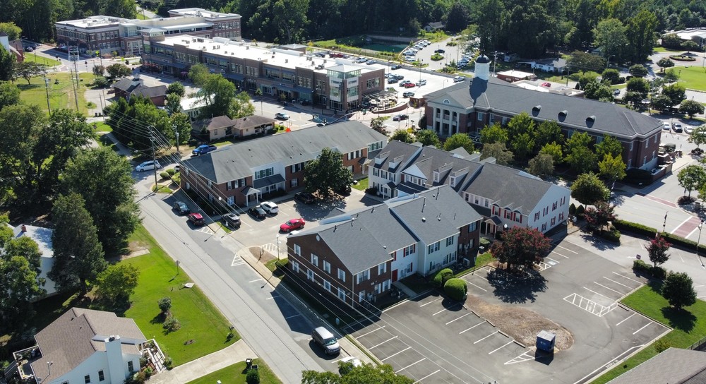 Baxter Walker - Professionals - Avison Young Global