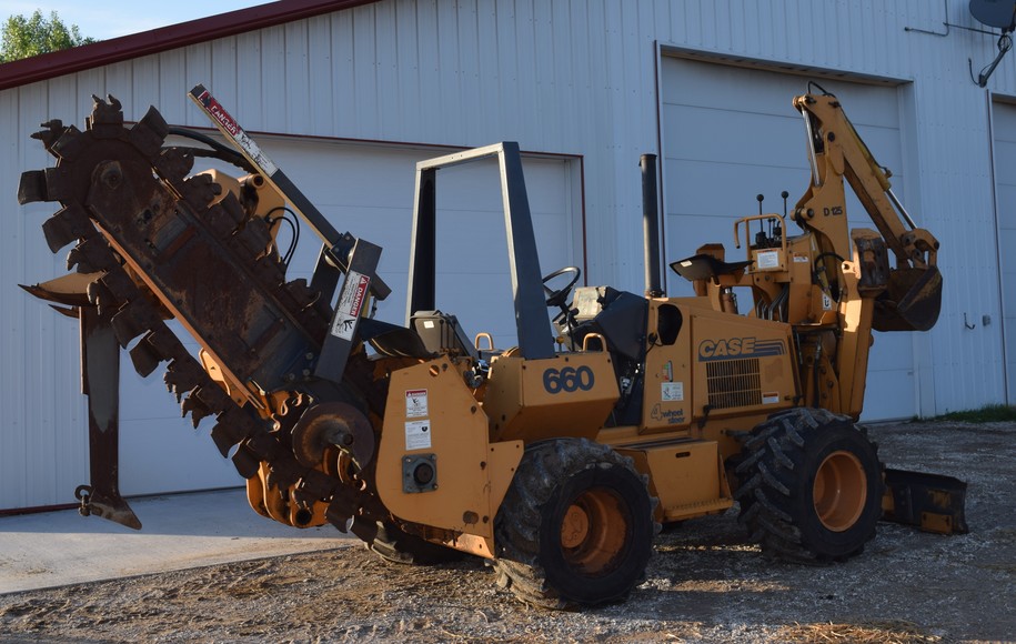 Trucks - Trailers - Construction Equipment