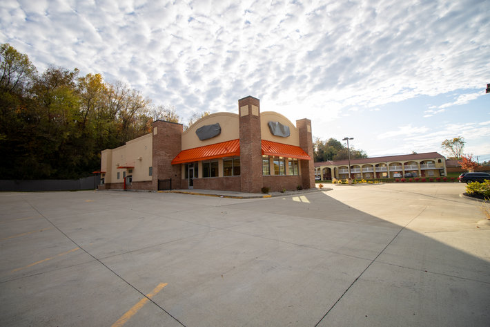 SOLD $814,000 – Former Bojangles Restaurant