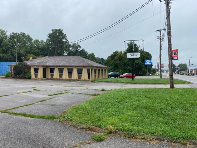 Versatile Commercial Building on 1 Acre