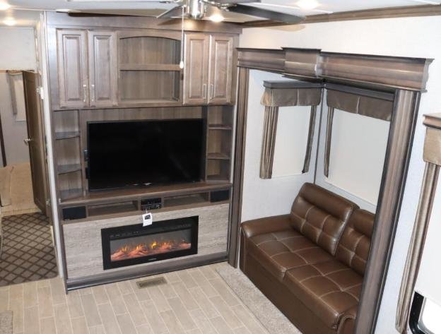 2019 Keystone Alpine 3800FK 5th Wheel Camper