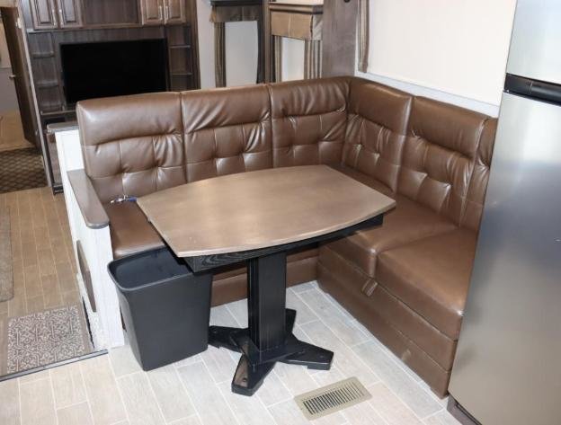2019 Keystone Alpine 3800FK 5th Wheel Camper