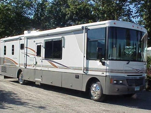2002 Winnebago Chieftain 39' Motorhome