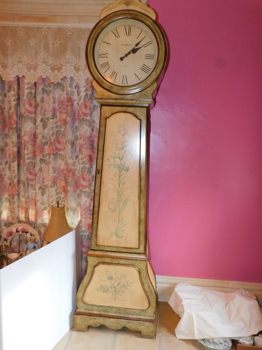 Spelter, WV – Estate of Judith Ann Andrews: Furniture, Glassware ...