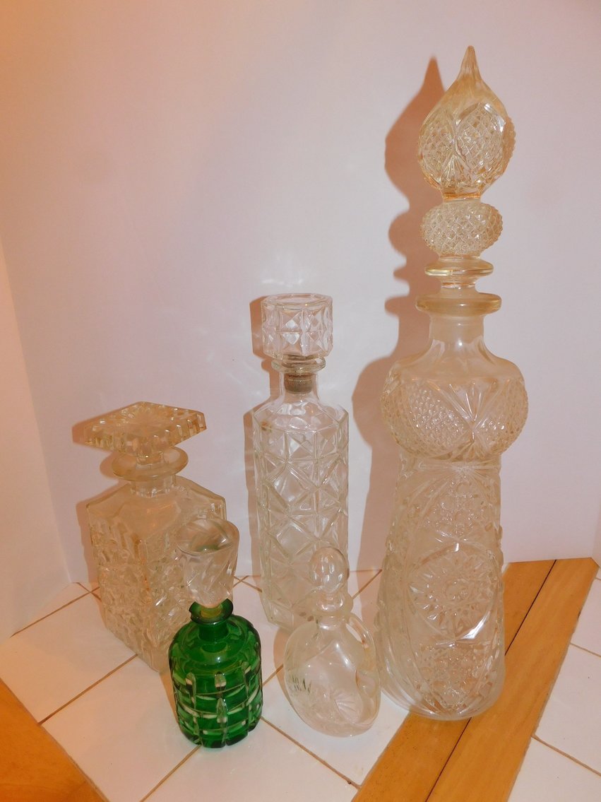 Spelter, WV – Estate of Judith Ann Andrews: Furniture, Glassware ...