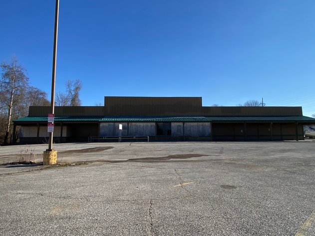 31,000+/- sqft Multi-Use Commercial Building