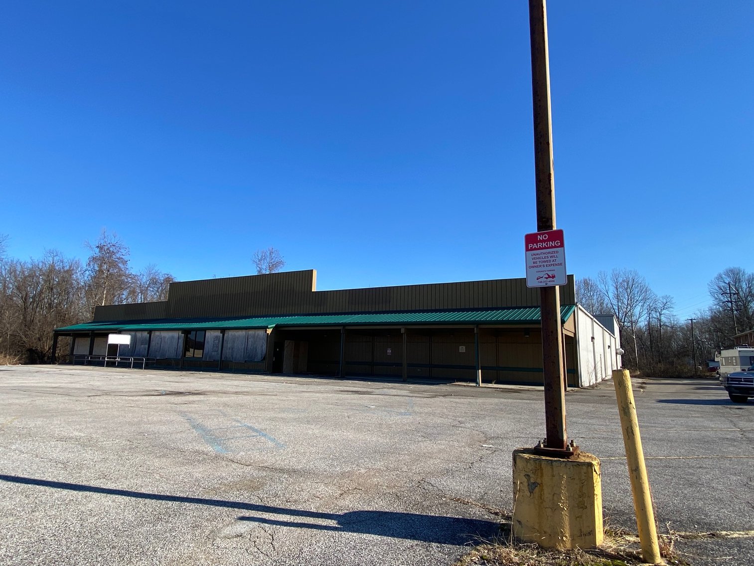 31,000+/- sqft Multi-Use Commercial Building