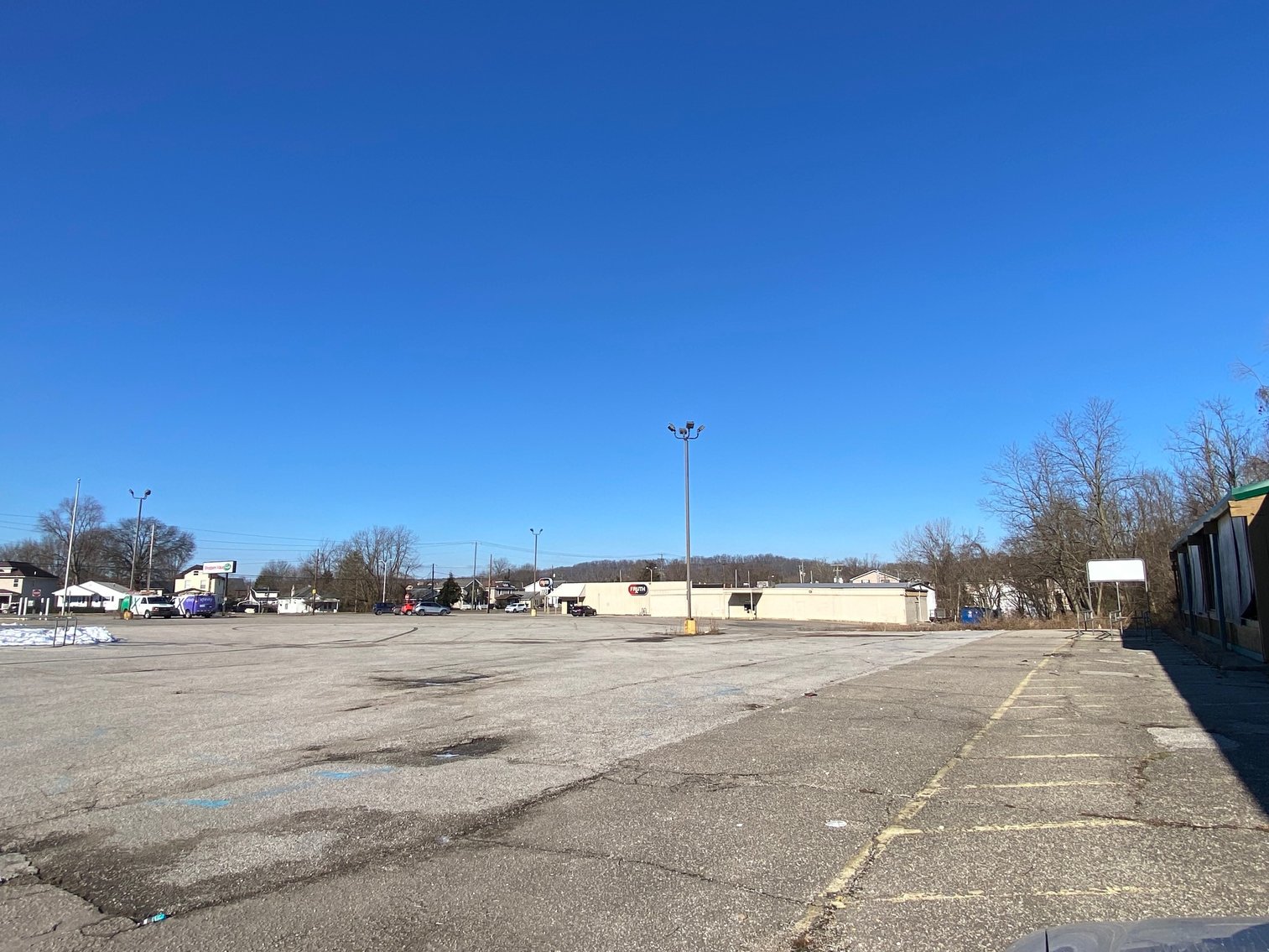 31,000+/- sqft Multi-Use Commercial Building
