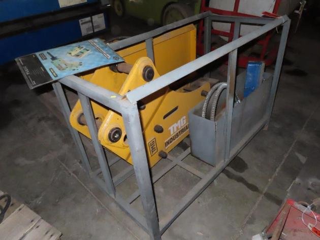 Bobcat 773 Skid Loader, Masonry Equipment & Pallet Racking