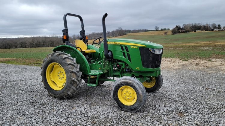 2016 John Deere 5055E