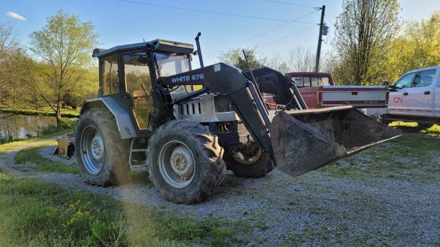 1997 Agco White 6085