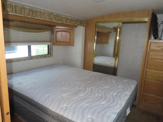 2000 Pace Arrow Vision 362 36' Motorhome