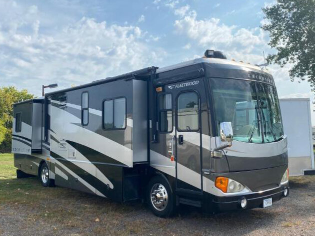 2006 Fleetwood Excursion 39L Motorhome & 2011 Enclosed Trailer