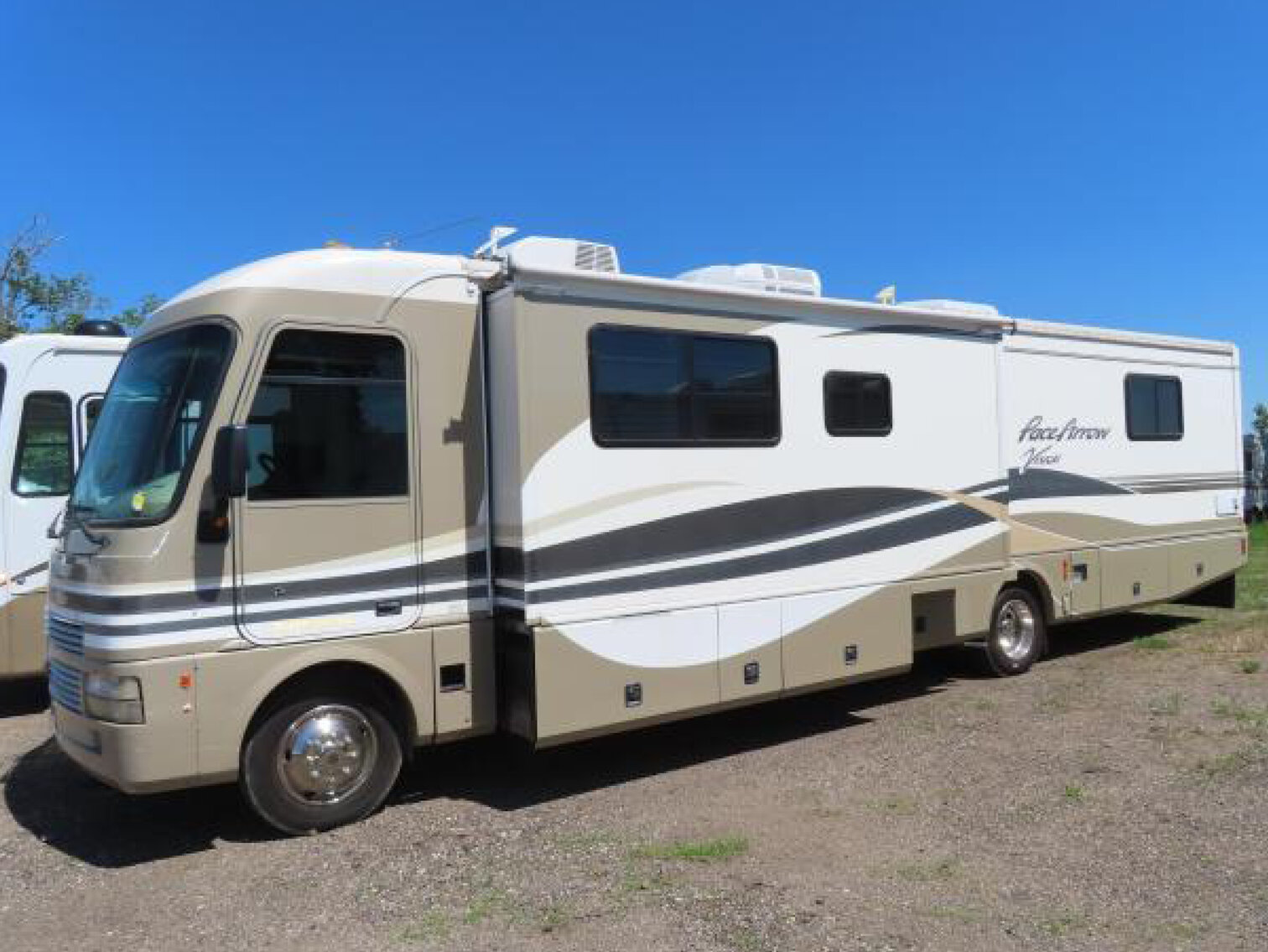 2000 Pace Arrow Vision 362 36' Motorhome