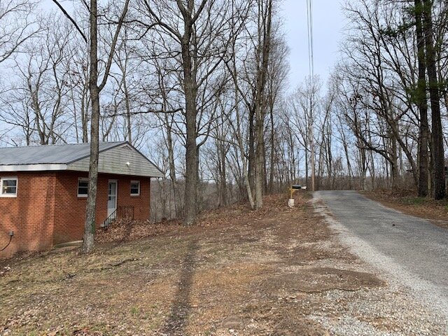 River Escape - Brick Cottage near TN River in Eva