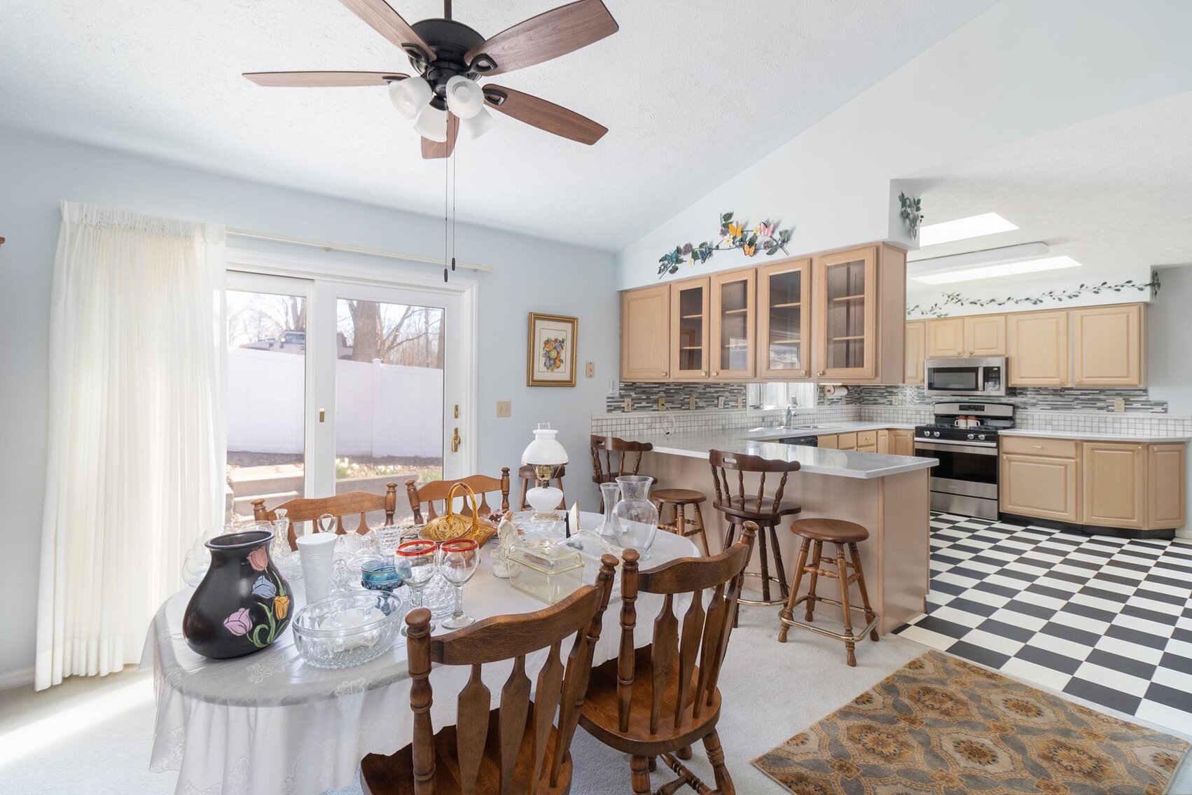 SOLD $313,500 - Meticulously Maintained 3 Bedroom in Fair Oaks