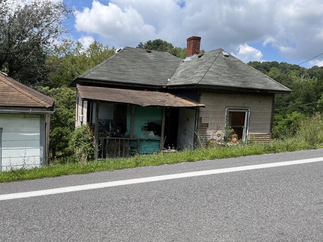 3 Bedroom Project Home Selling to the Highest Bidder