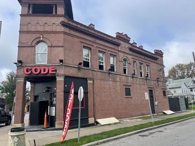 MINIMUM BID AUCTION $160,000! 827 Starr Ave