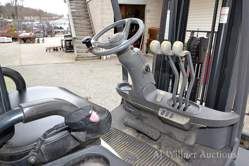 Crown C5 Series, 6,500 lbs. Capacity LPG Forklift w/ Pneumatic Tires ...