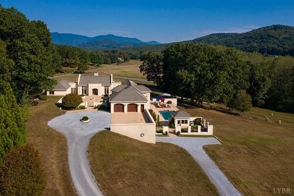 Counts Realty & Auction