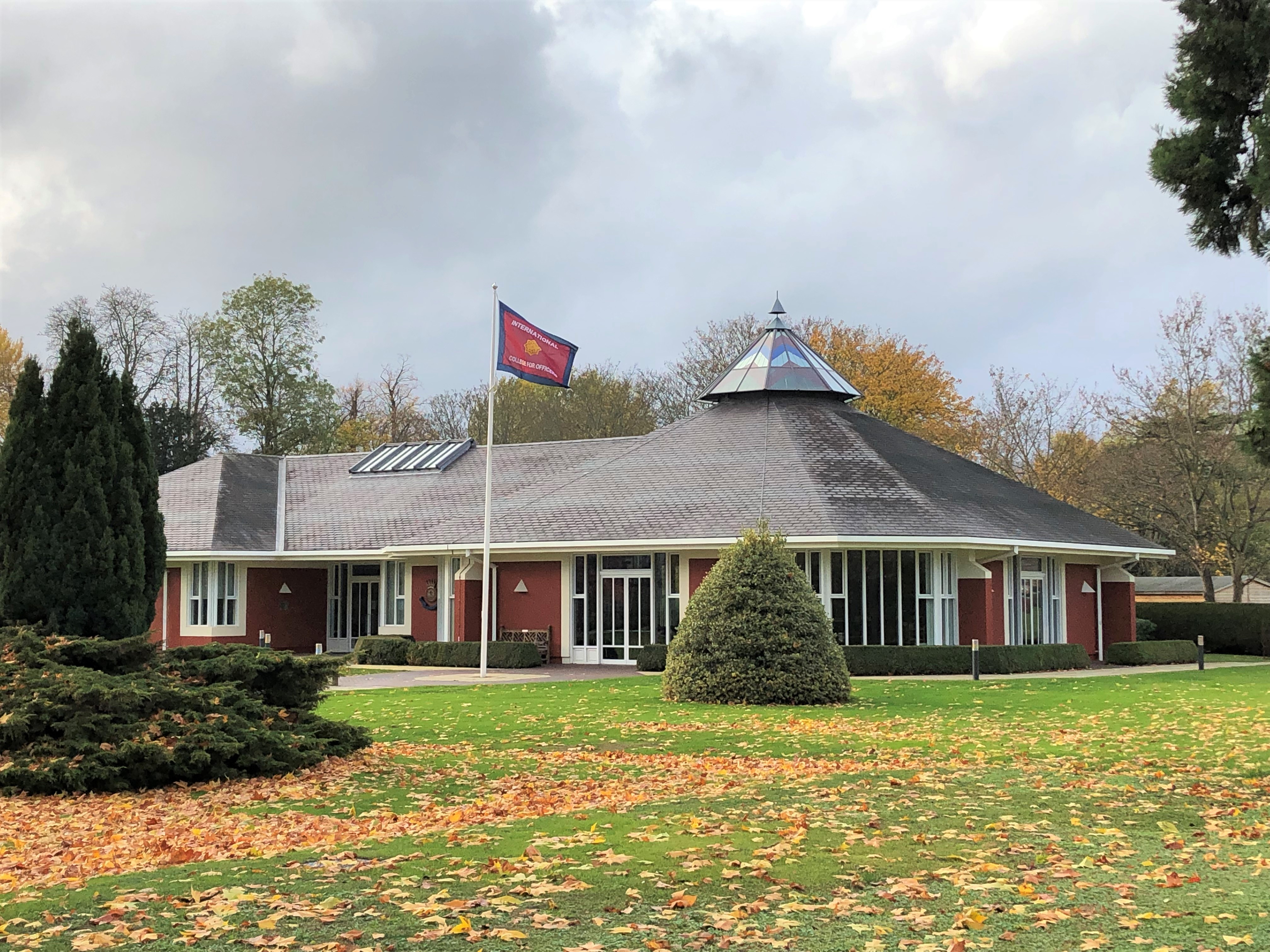 Sunbury Court Conference Centre - Conference centre