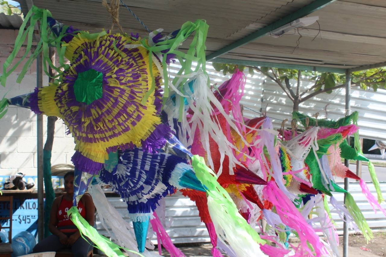 Inicia venta de piñatas - Campeche HOY