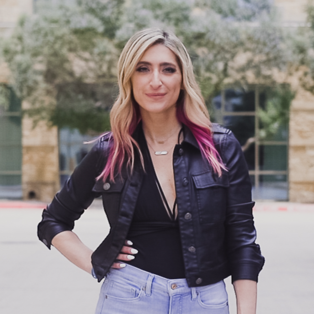 Jessica Dennehy | Bestselling Author & CEO - Pivot & Slay | Forbes Councils