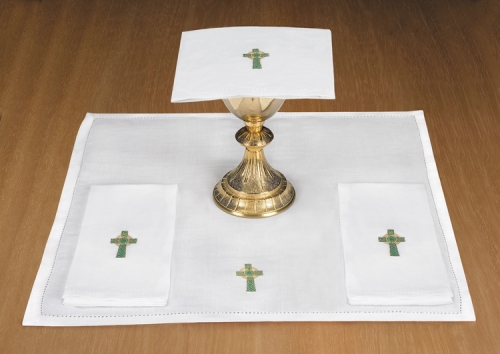 Mass Linens, Altar Cloths, Purificator, Corporal, Pall, Amice | Autom