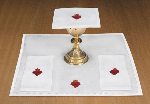 Mass Linens, Altar Cloths, Purificator, Corporal, Pall, Amice | Autom