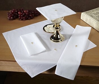 Mass Linens, Altar Cloths, Purificator, Corporal, Pall, Amice | Autom